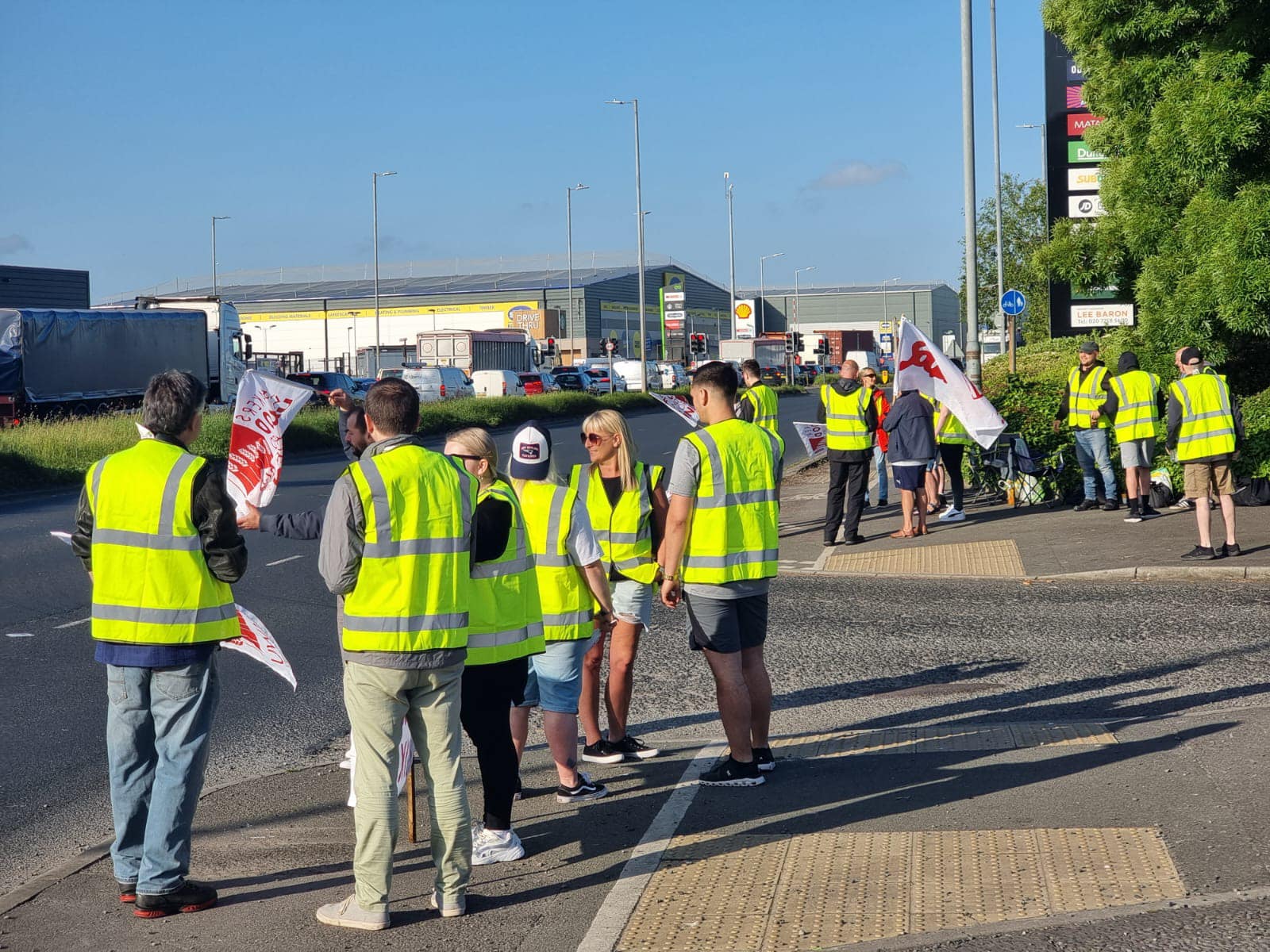 BFAWU members at Allied Bakeries in Liverpool are out on Strike ...